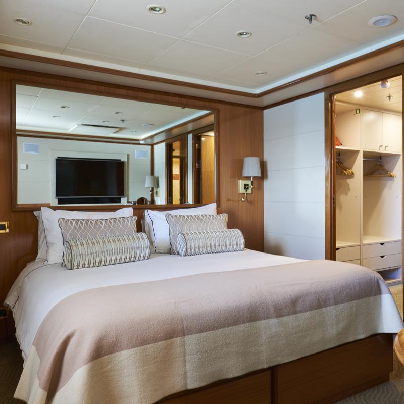 Cabins on Wind Surf | IgluCruise